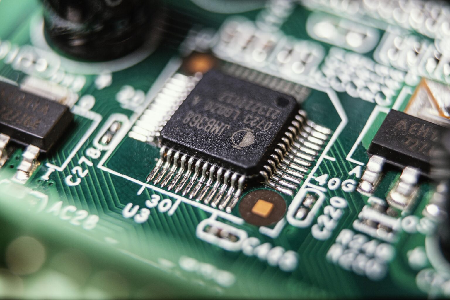 Package on package: come funziona e quando viene utilizzato?